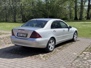 Mercedes-Benz c-270 2001 Tukums, ar dzinēja tilpumu 2.70 L un nobraukumu 291 tūkst. km par 1800 €, foto 4 vietnē AUTOMOTO.COM.LV