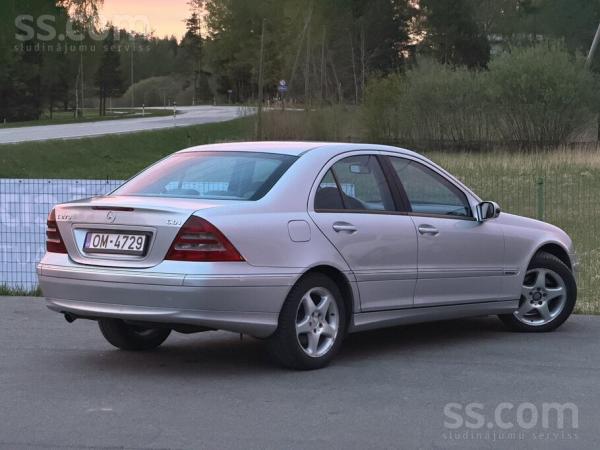 Mercedes-Benz c-270 2001 in Ogre, with an engine capacity of 2.70 L and mileage of 261 thousand km for 2750 €, photo 8 on AUTOMOTO.COM.LV