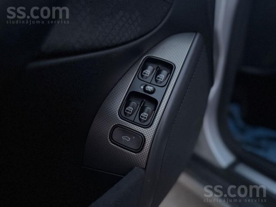 Mercedes-Benz c-270 2001 Ogre, ar dzinēja tilpumu 2.70 L un nobraukumu 261 tūkst. km par 2750 €, foto 14 vietnē AUTOMOTO.COM.LV