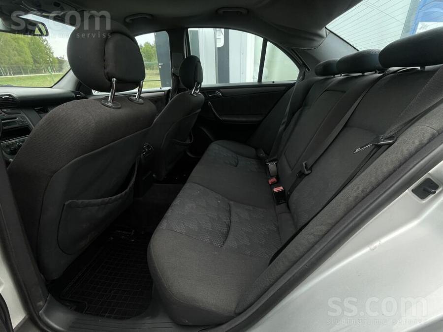 Mercedes-Benz c-270 2001 Ogre, ar dzinēja tilpumu 2.70 L un nobraukumu 261 tūkst. km par 2750 €, foto 19 vietnē AUTOMOTO.COM.LV
