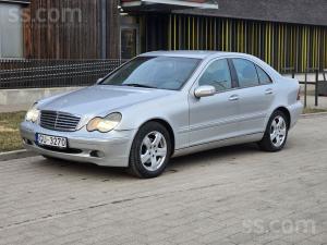 Mercedes-Benz c-270 2001 in Tukums, with an engine capacity of 2.70 L and mileage of 299 thousand km for 1400 €, photo  on AUTOMOTO.COM.LV