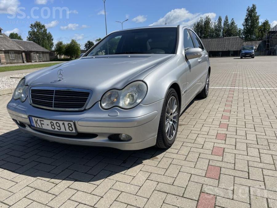 Mercedes-Benz c-270 2002 in Cesis, with an engine capacity of 2.70 L and mileage of 314 thousand km for 2600 €, photo 1 on AUTOMOTO.COM.LV