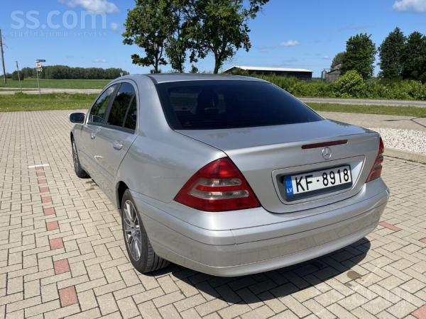 Mercedes-Benz c-270 2002 in Cesis, with an engine capacity of 2.70 L and mileage of 314 thousand km for 2600 €, photo 2 on AUTOMOTO.COM.LV