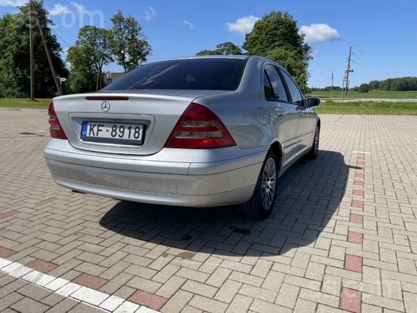 Mercedes-Benz c-270 2002 in Cesis, with an engine capacity of 2.70 L and mileage of 314 thousand km for 2600 €, photo 3 on AUTOMOTO.COM.LV