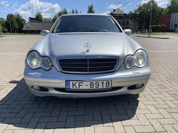 Mercedes-Benz c-270 2002 in Cesis, with an engine capacity of 2.70 L and mileage of 314 thousand km for 2600 €, photo 5 on AUTOMOTO.COM.LV