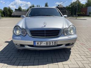 Mercedes-Benz c-270 2002 in Cesis, with an engine capacity of 2.70 L and mileage of 314 thousand km for 2600 €, photo 5 on AUTOMOTO.COM.LV