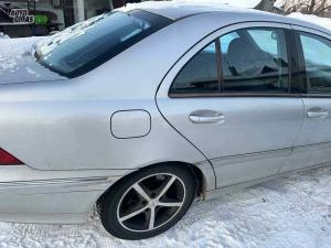 Mercedes-Benz c-270 2003 Kauņa, ar dzinēja tilpumu 2.70 L un nobraukumu 300 tūkst. km par 1400 €, foto 3 vietnē AUTOMOTO.COM.LV