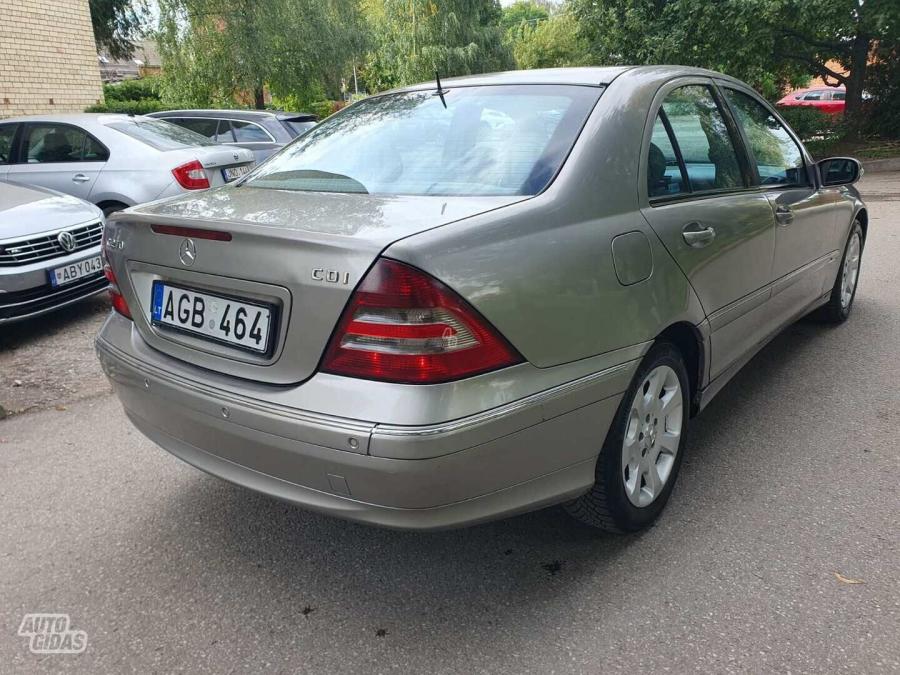 Mercedes-Benz c-270 2005 Kauņa, ar dzinēja tilpumu 2.70 L un nobraukumu 202 tūkst. km par 1950 €, foto 4 vietnē AUTOMOTO.COM.LV