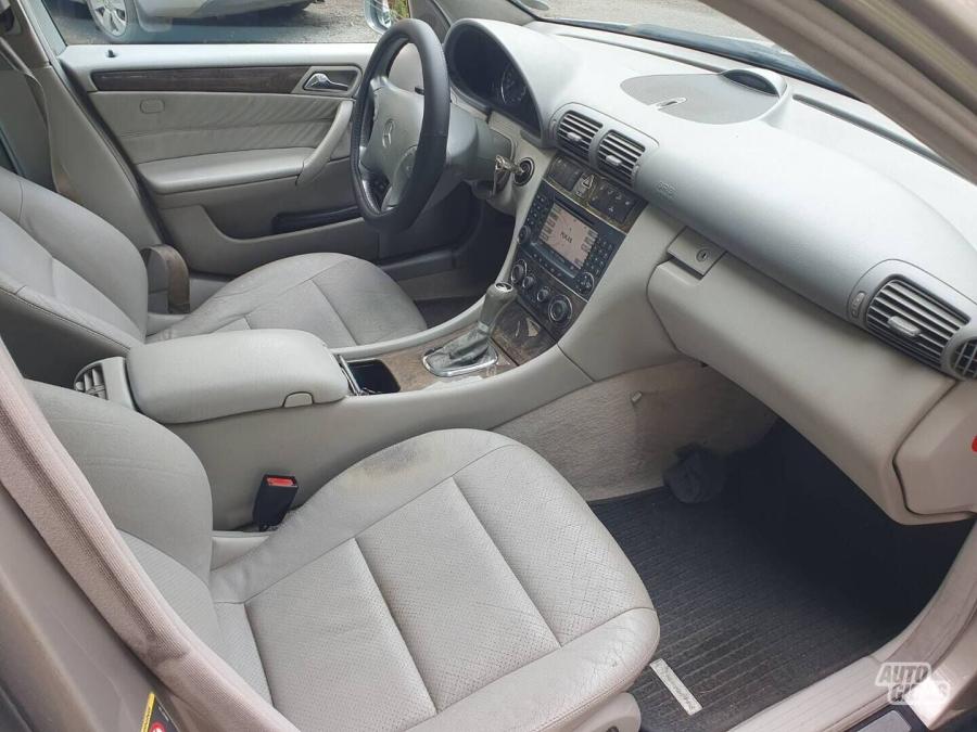 Mercedes-Benz c-270 2005 Kauņa, ar dzinēja tilpumu 2.70 L un nobraukumu 202 tūkst. km par 1950 €, foto 7 vietnē AUTOMOTO.COM.LV