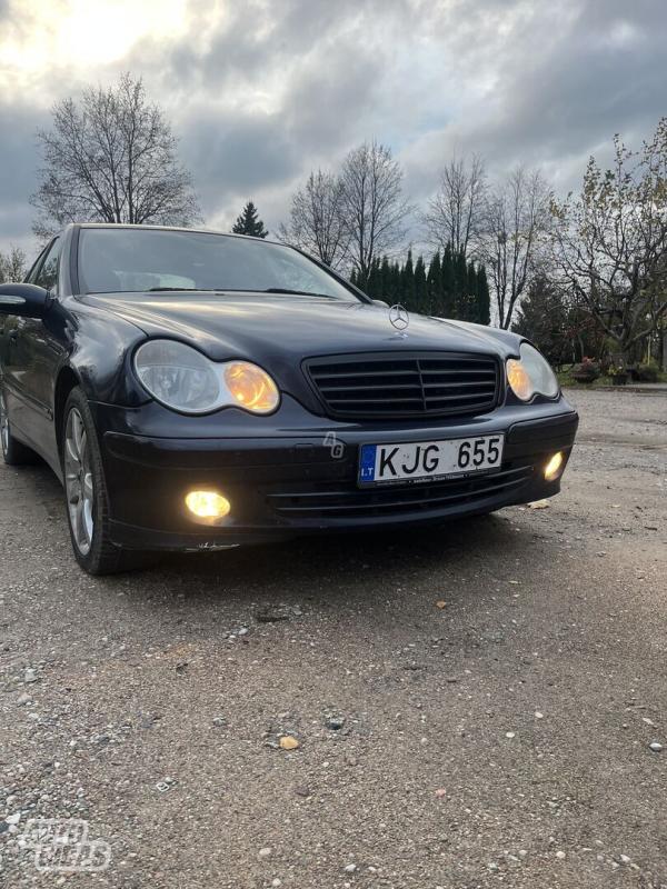 Mercedes-Benz c-270 2005 Varėna vietnē Mercedes-Benz c-270 2005 Varėna, ar dzinēja tilpumu 2.70 L un nobraukumu 330 tūkst. km par 2000 €, foto 1 vietnē AUTOMOTO.COM.LV