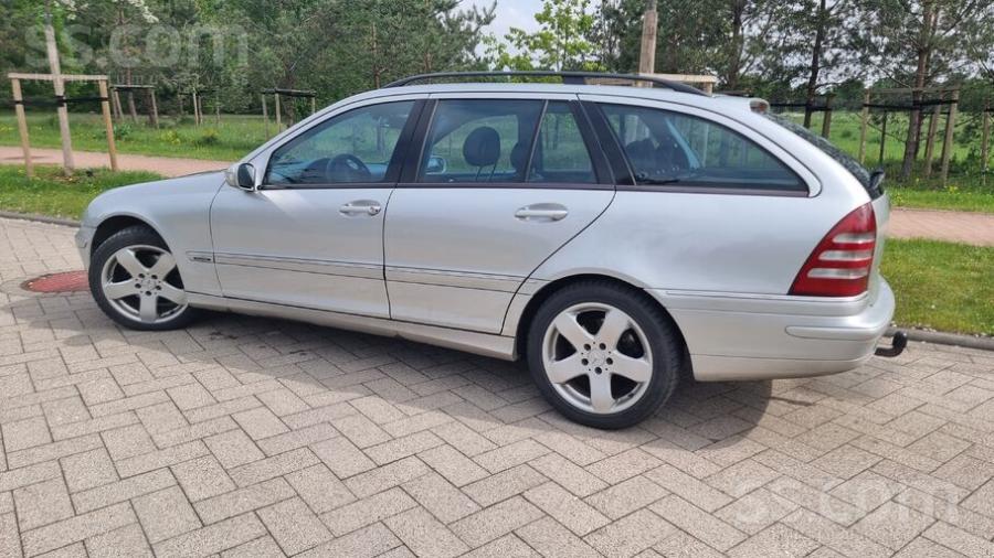 Mercedes-Benz c-270 2002 Rīga, ar dzinēja tilpumu 2.70 L un nobraukumu 358 tūkst. km par 3750 €, foto 4 vietnē AUTOMOTO.COM.LV