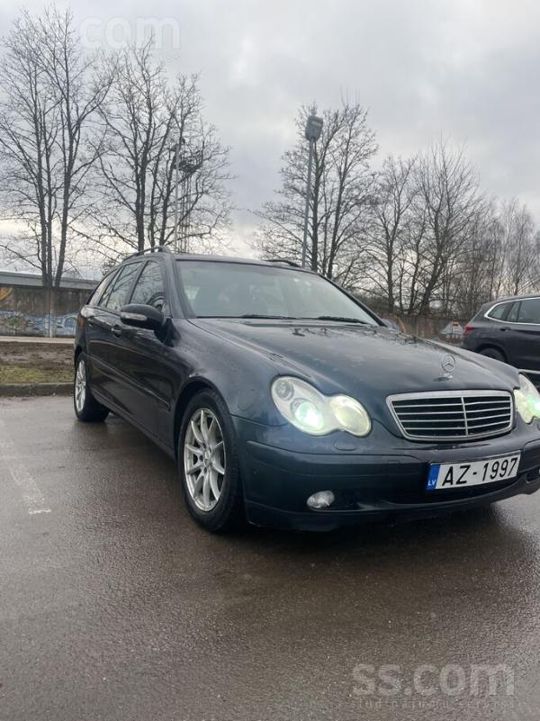Mercedes-Benz c-270 2003 in Cesis, with an engine capacity of 2.70 L and mileage of 385 thousand km for 2650 €, photo 1 on AUTOMOTO.COM.LV