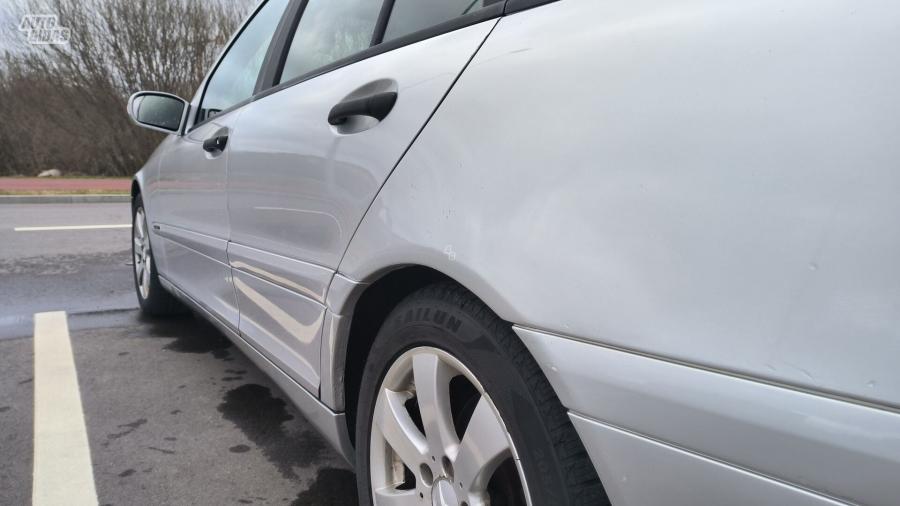 Mercedes-Benz c-270 2003 Klaipėda, ar dzinēja tilpumu 2.70 L un nobraukumu 378 tūkst. km par 1790 €, foto 12 vietnē AUTOMOTO.COM.LV