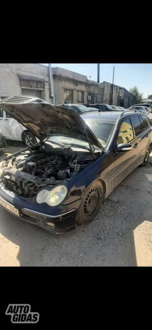 Мерседес Ц 270 2004 в Каунас, объемом двигателя 2.70 л и пробегом 33 тыс. км за 1500 €, фото 4 на AUTOMOTO.COM.LV