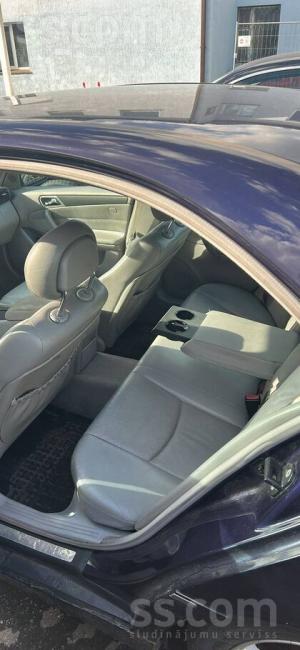 Violet Mercedes-Benz c-270 2003 in Riga, with an engine capacity of 2.70 L and mileage of 416 thousand km for 1300 €, photo 8 on AUTOMOTO.COM.LV