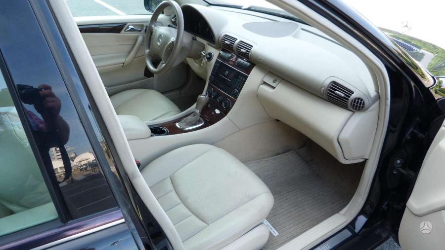 Black Mercedes-Benz c-280 2007 in Vilnius, with an engine capacity of 0.00 L and mileage of 78 thousand km for 5250 €, photo 9 on AUTOMOTO.COM.LV