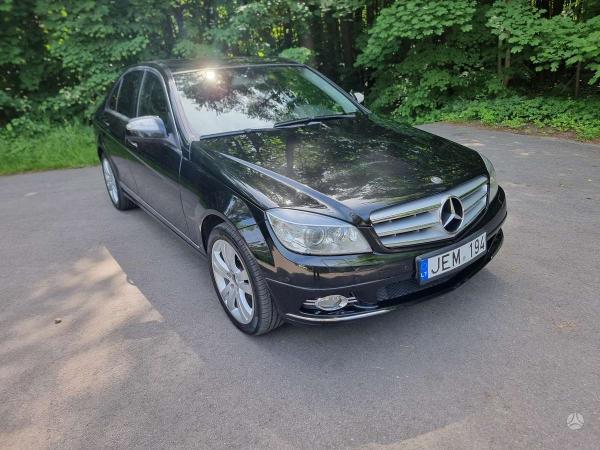 Black Mercedes-Benz c-280 2007 in Klaipeda, with an engine capacity of 3.00 L and mileage of 175 thousand km for 7000 €, photo 2 on AUTOMOTO.COM.LV
