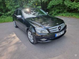 Black Mercedes-Benz c-280 2007 in Klaipeda, with an engine capacity of 3.00 L and mileage of 175 thousand km for 7000 €, photo 3 on AUTOMOTO.COM.LV