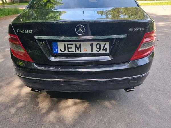 Black Mercedes-Benz c-280 2007 in Klaipeda, with an engine capacity of 3.00 L and mileage of 175 thousand km for 7000 €, photo 3 on AUTOMOTO.COM.LV