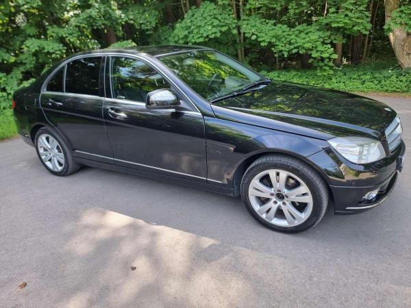 Black Mercedes-Benz c-280 2007 in Klaipeda, with an engine capacity of 3.00 L and mileage of 175 thousand km for 7000 €, photo 5 on AUTOMOTO.COM.LV
