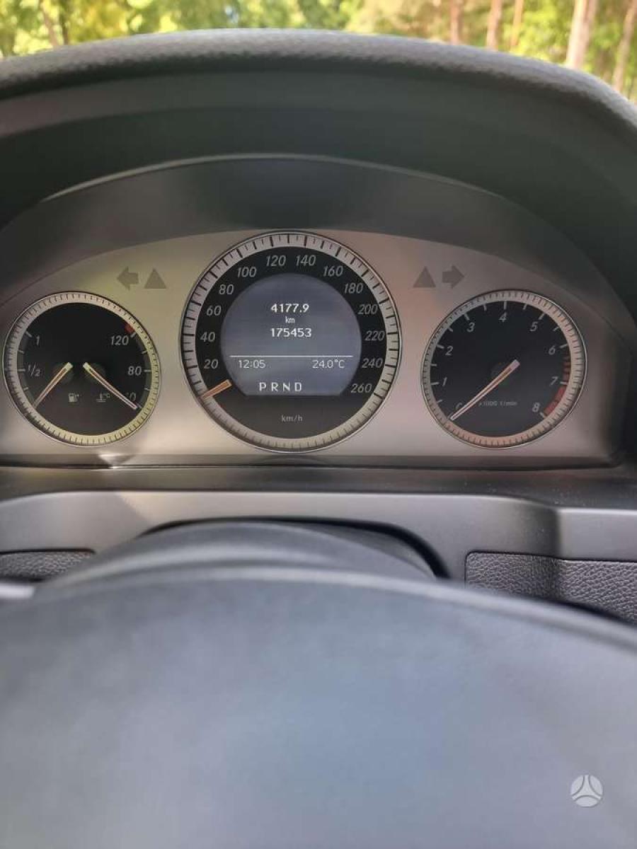 Black Mercedes-Benz c-280 2007 in Klaipeda, with an engine capacity of 3.00 L and mileage of 175 thousand km for 7000 €, photo 10 on AUTOMOTO.COM.LV