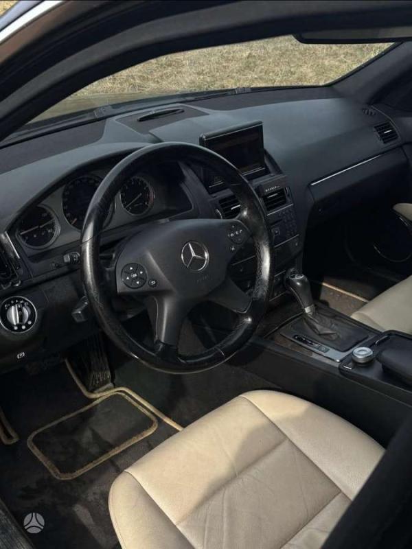 Melns Mercedes-Benz c-280 2007 Klaipėda, ar dzinēja tilpumu 3.00 L un nobraukumu 340 tūkst. km par 5750 €, foto 4 vietnē AUTOMOTO.COM.LV