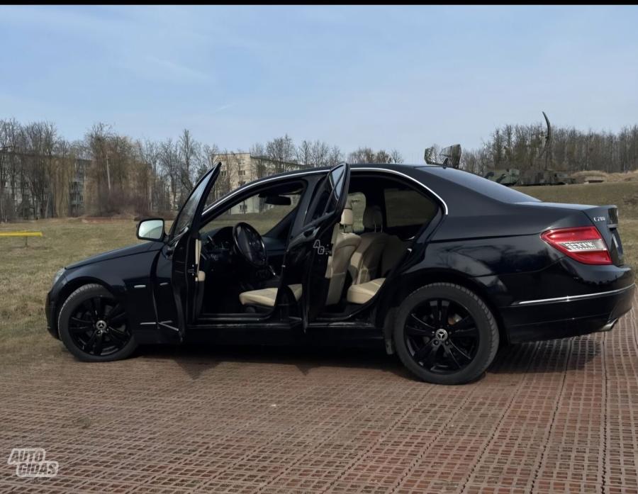Melns Mercedes-Benz c-280 2007 Klaipėda, ar dzinēja tilpumu 3.00 L un nobraukumu 340 tūkst. km par 5750 €, foto 4 vietnē AUTOMOTO.COM.LV