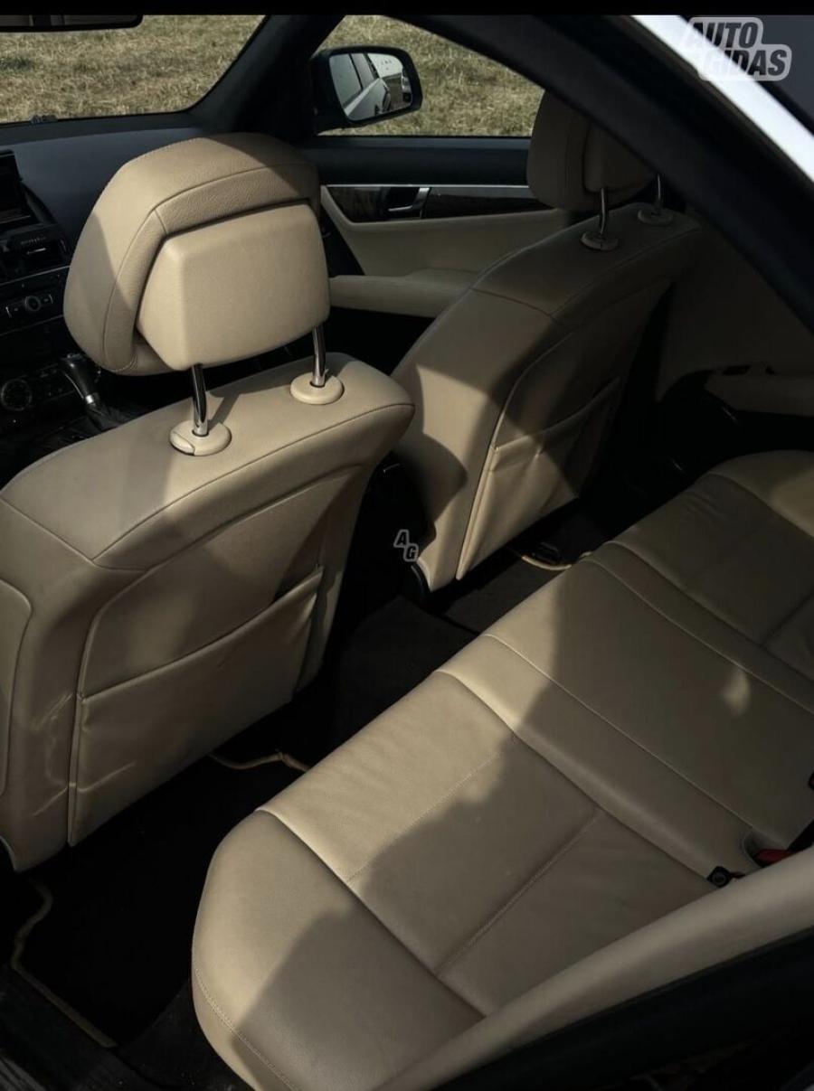 Melns Mercedes-Benz c-280 2007 Klaipėda, ar dzinēja tilpumu 3.00 L un nobraukumu 340 tūkst. km par 5750 €, foto 6 vietnē AUTOMOTO.COM.LV
