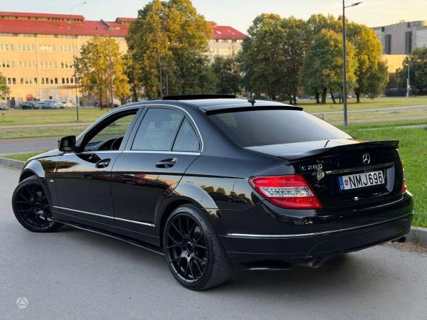 Черный Мерседес Ц 280 2009 в Каунас, объемом двигателя 3.00 л и пробегом 199 тыс. км за 6500 €, фото 5 на AUTOMOTO.COM.LV
