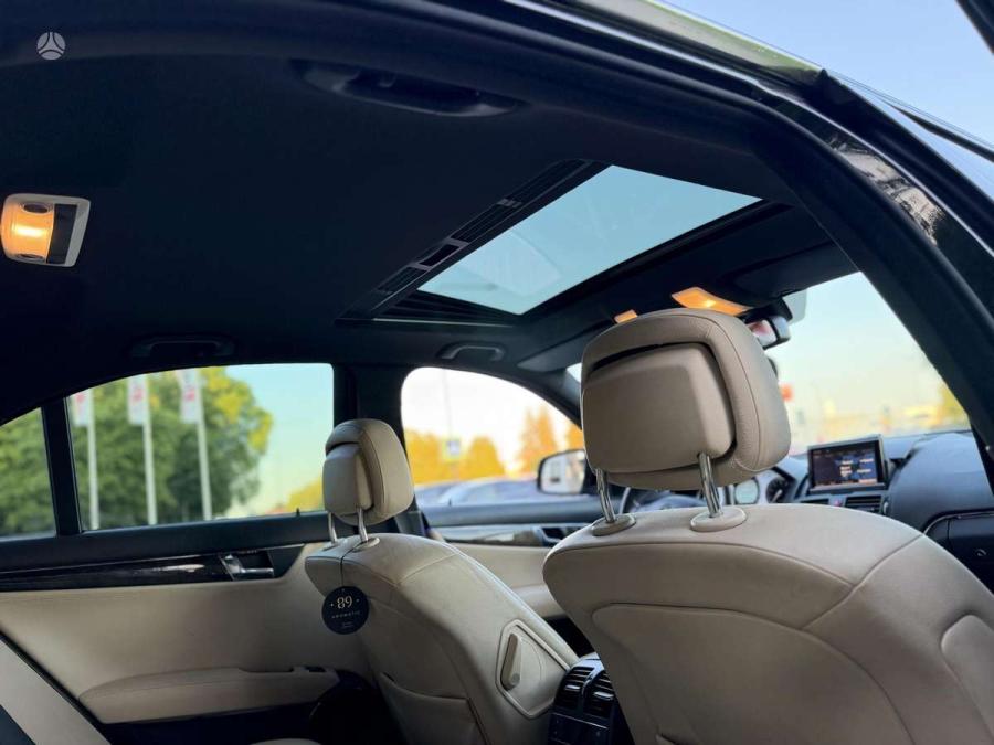 Black Mercedes-Benz c-280 2009 in Kaunas, with an engine capacity of 3.00 L and mileage of 199 thousand km for 6500 €, photo 19 on AUTOMOTO.COM.LV