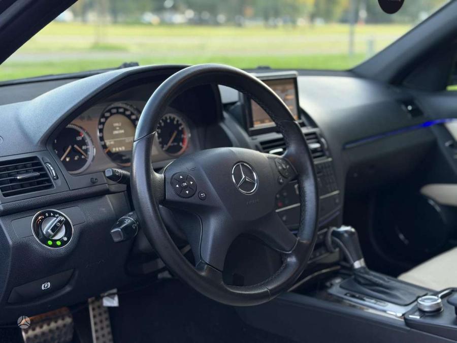 Black Mercedes-Benz c-280 2009 in Kaunas, with an engine capacity of 3.00 L and mileage of 199 thousand km for 6500 €, photo 22 on AUTOMOTO.COM.LV