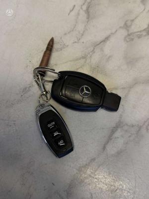 Melns Mercedes-Benz c-280 2009 Kauņa, ar dzinēja tilpumu 3.00 L un nobraukumu 199 tūkst. km par 6500 €, foto 24 vietnē AUTOMOTO.COM.LV