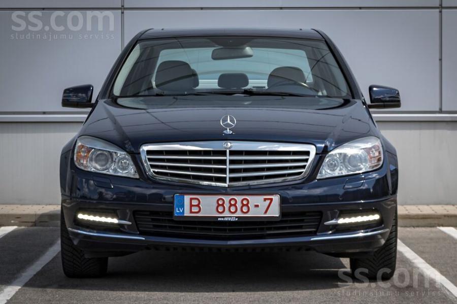 Zils Mercedes-Benz c-280 2010 Rīga, ar dzinēja tilpumu 3.00 L un nobraukumu 137 tūkst. km par 6850 €, foto 3 vietnē AUTOMOTO.COM.LV