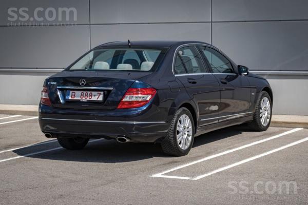 Zils Mercedes-Benz c-280 2010 Rīga, ar dzinēja tilpumu 3.00 L un nobraukumu 137 tūkst. km par 6850 €, foto 4 vietnē AUTOMOTO.COM.LV