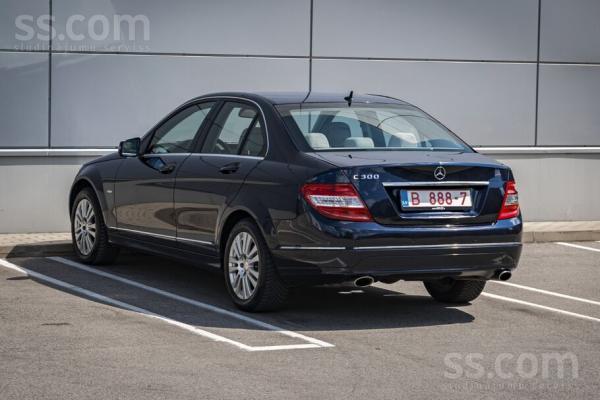 Zils Mercedes-Benz c-280 2010 Rīga, ar dzinēja tilpumu 3.00 L un nobraukumu 137 tūkst. km par 6850 €, foto 6 vietnē AUTOMOTO.COM.LV