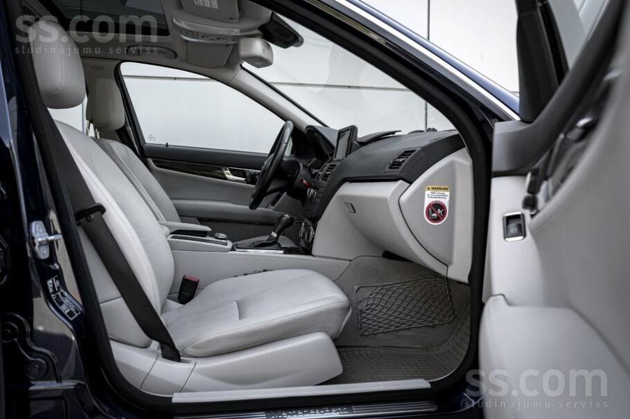 Zils Mercedes-Benz c-280 2010 Rīga, ar dzinēja tilpumu 3.00 L un nobraukumu 137 tūkst. km par 6850 €, foto 13 vietnē AUTOMOTO.COM.LV