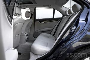 Zils Mercedes-Benz c-280 2010 Rīga, ar dzinēja tilpumu 3.00 L un nobraukumu 137 tūkst. km par 6850 €, foto 14 vietnē AUTOMOTO.COM.LV