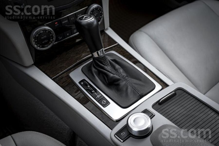 Zils Mercedes-Benz c-280 2010 Rīga, ar dzinēja tilpumu 3.00 L un nobraukumu 137 tūkst. km par 6850 €, foto 23 vietnē AUTOMOTO.COM.LV
