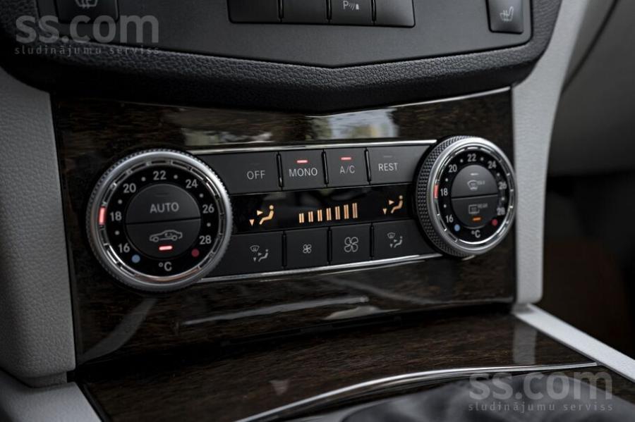 Zils Mercedes-Benz c-280 2010 Rīga, ar dzinēja tilpumu 3.00 L un nobraukumu 137 tūkst. km par 6850 €, foto 24 vietnē AUTOMOTO.COM.LV