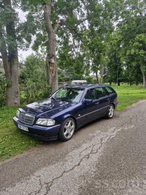 Blue Mercedes-Benz c-280 2000 in Ventspils, with an engine capacity of 2.80 L and mileage of 330 thousand km for 2350 €, photo 1 on AUTOMOTO.COM.LV