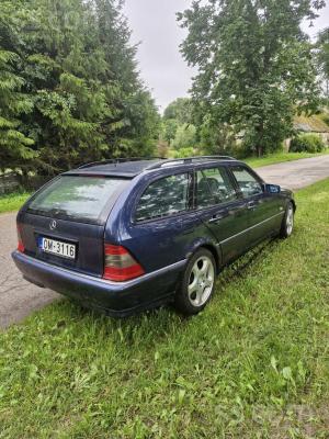 Blue Mercedes-Benz c-280 2000 in Ventspils, with an engine capacity of 2.80 L and mileage of 330 thousand km for 2350 €, photo 5 on AUTOMOTO.COM.LV