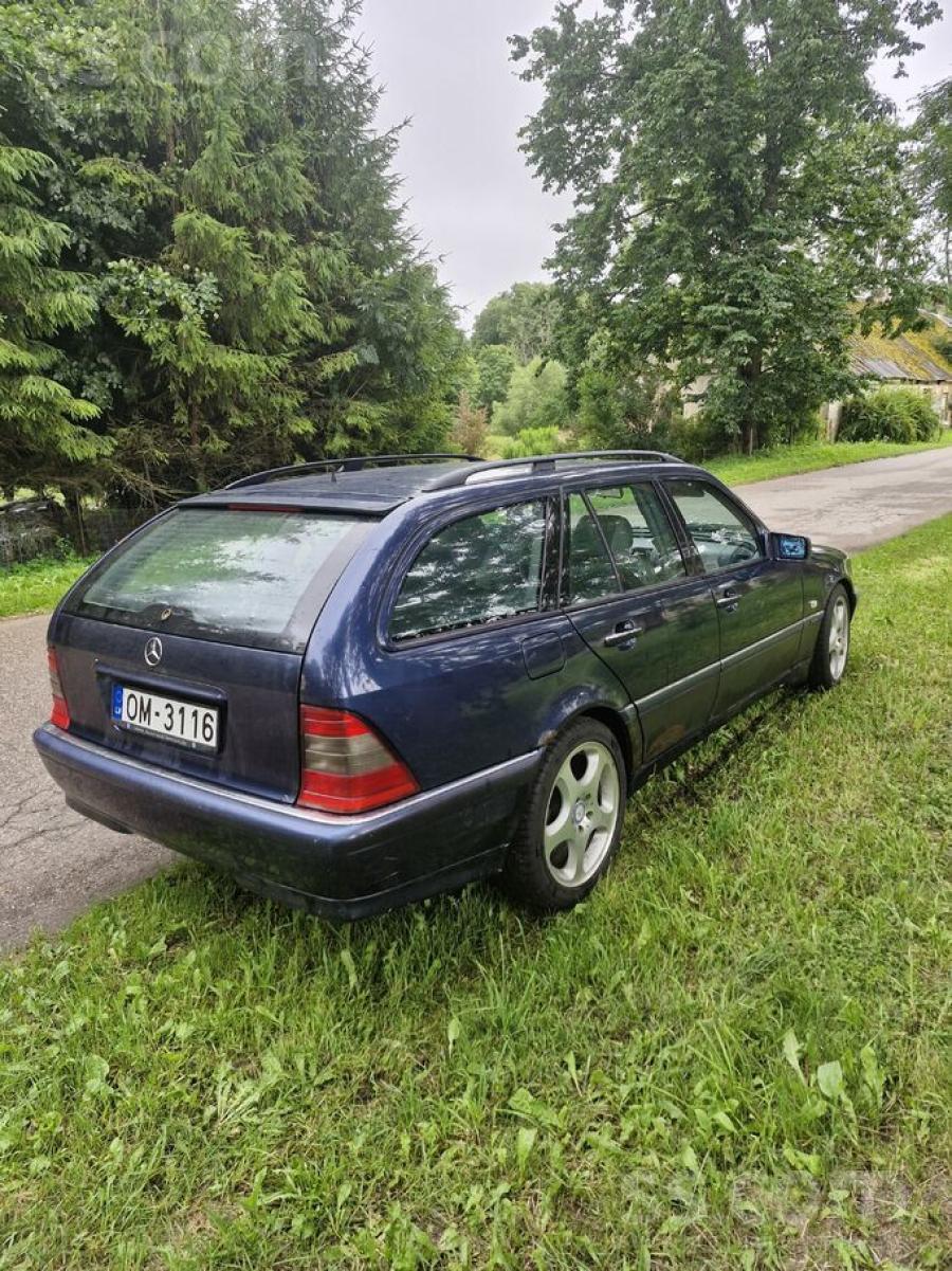 Blue Mercedes-Benz c-280 2000 in Ventspils, with an engine capacity of 2.80 L and mileage of 330 thousand km for 2350 €, photo 5 on AUTOMOTO.COM.LV