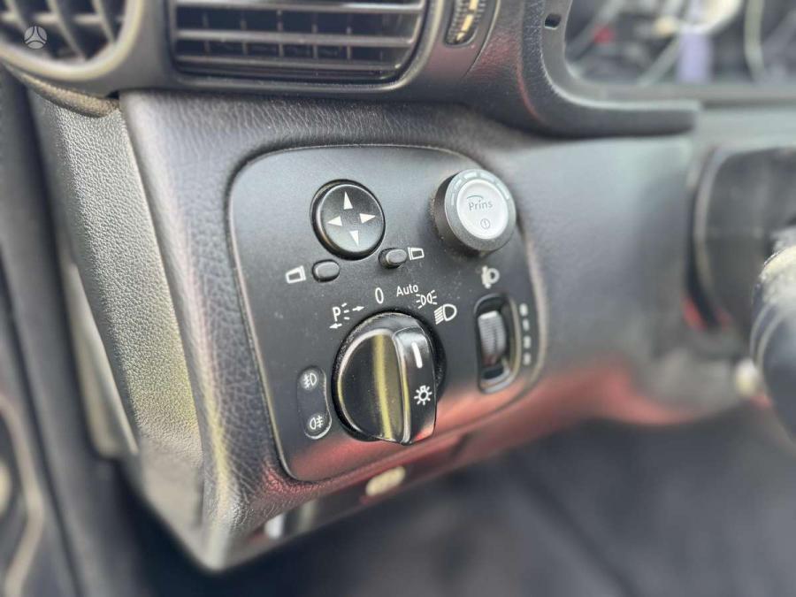 Zils Mercedes-Benz c-280 2006 Kelmė, ar dzinēja tilpumu 3.00 L un nobraukumu 335 tūkst. km par 2950 €, foto 13 vietnē AUTOMOTO.COM.LV