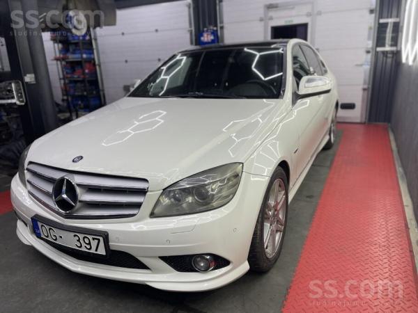 White Mercedes-Benz c-280 2008 in Riga, with an engine capacity of 3.00 L and mileage of 352 thousand km for 6400 €, photo 2 on AUTOMOTO.COM.LV