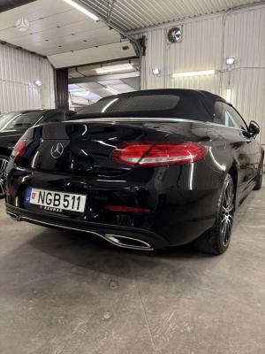 Melns Mercedes-Benz C 300 2018 Kauņa, ar dzinēja tilpumu 1.99 L un nobraukumu 111 tūkst. km par 23900 €, foto 3 vietnē AUTOMOTO.COM.LV