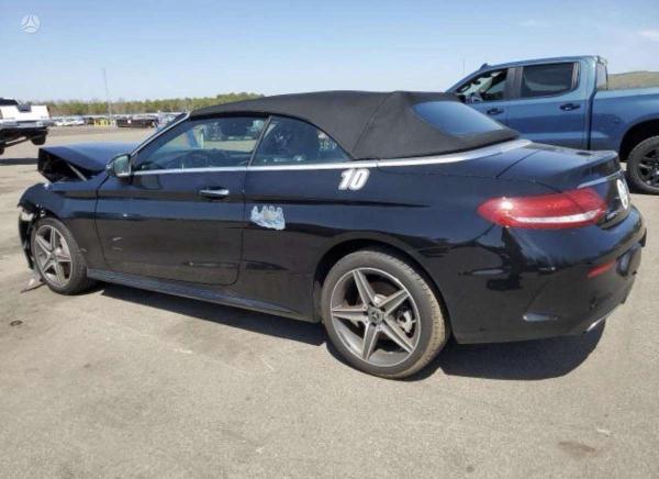 Melns Mercedes-Benz C 300 2018 Kauņa, ar dzinēja tilpumu 1.99 L un nobraukumu 88 tūkst. km par 7750 €, foto 2 vietnē AUTOMOTO.COM.LV