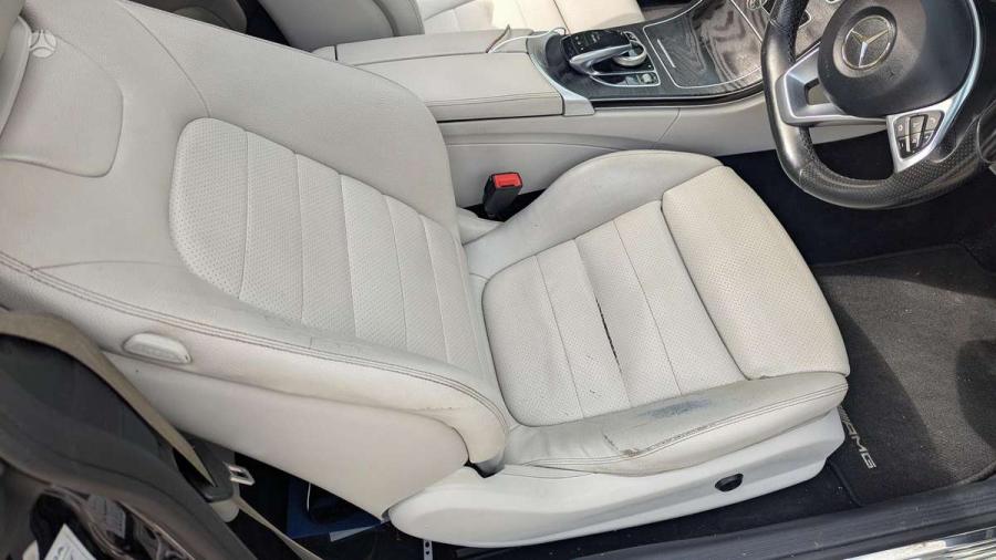 Melns Mercedes-Benz C 300 2015 Klaipėda, ar dzinēja tilpumu 2.00 L un nobraukumu 160 tūkst. km par 10400 €, foto 7 vietnē AUTOMOTO.COM.LV