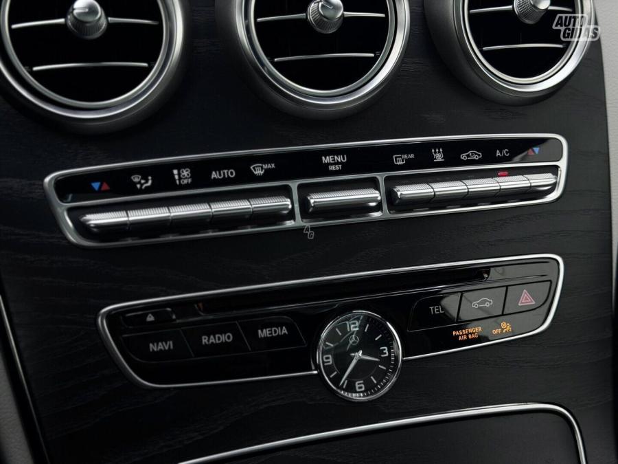 Melns Mercedes-Benz C 300 2016 Avižieniai, ar dzinēja tilpumu 2.00 L un nobraukumu 221 tūkst. km par 19950 €, foto 23 vietnē AUTOMOTO.COM.LV