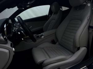 Black Mercedes-Benz C 300 2016 in Vilnius, with an engine capacity of 1.99 L and mileage of 221 thousand km for 19850 €, photo 11 on AUTOMOTO.COM.LV