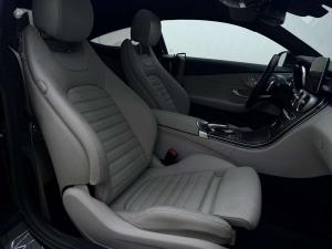 Черный Мерседес Ц 300 2016 в Вильнюс, объемом двигателя 1.99 л и пробегом 221 тыс. км за 19850 €, фото 15 на AUTOMOTO.COM.LV